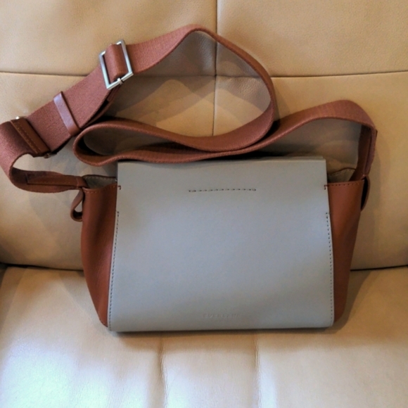 Everlane | Bags | Hostpickeverlane The 2tone Mini Form Bag | Poshmark